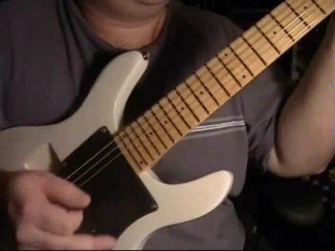 TTK’s – Ampeg AMG100 Electric Guitar Review : The Tone King